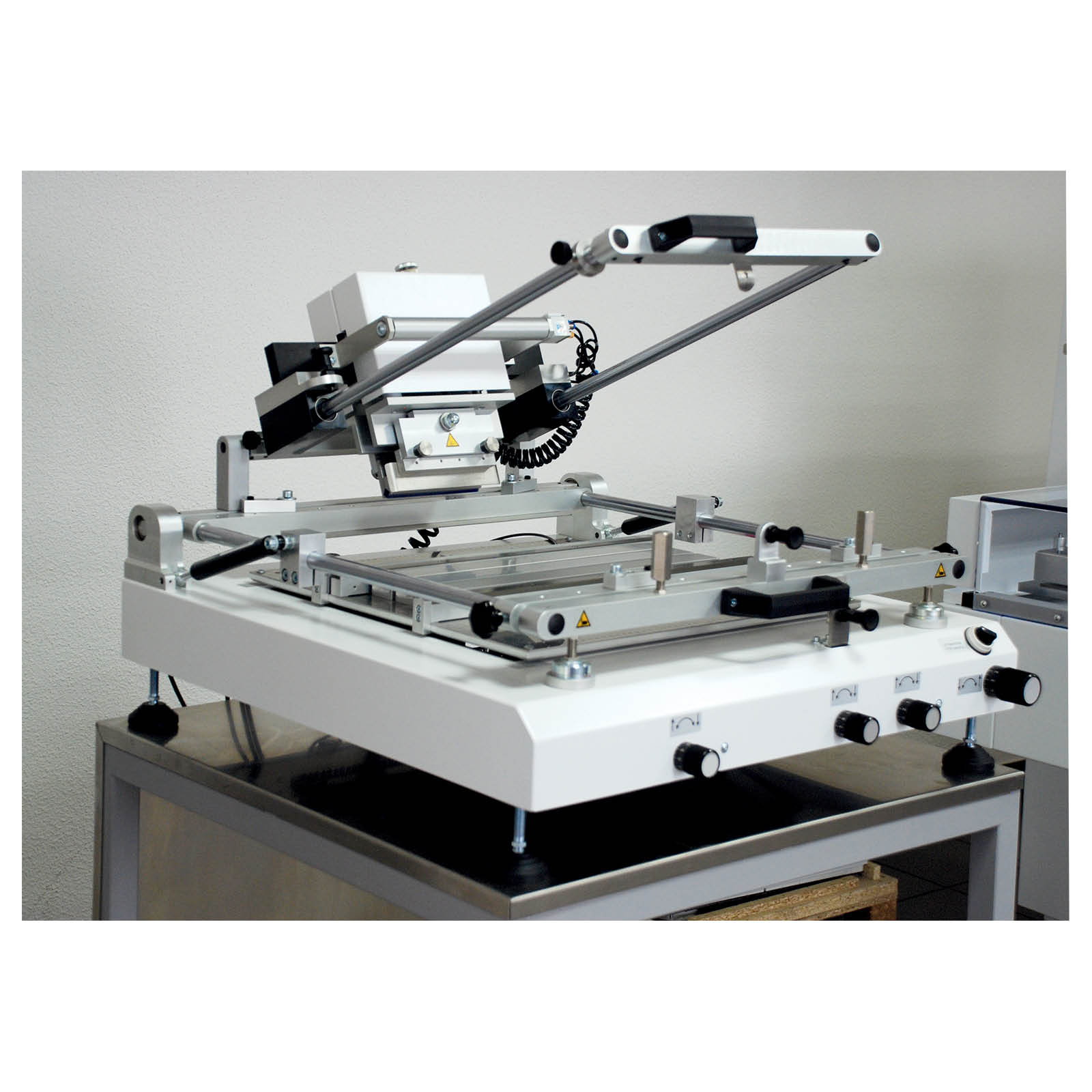 Sérigraphie manuelle pour PCB | Accelonix